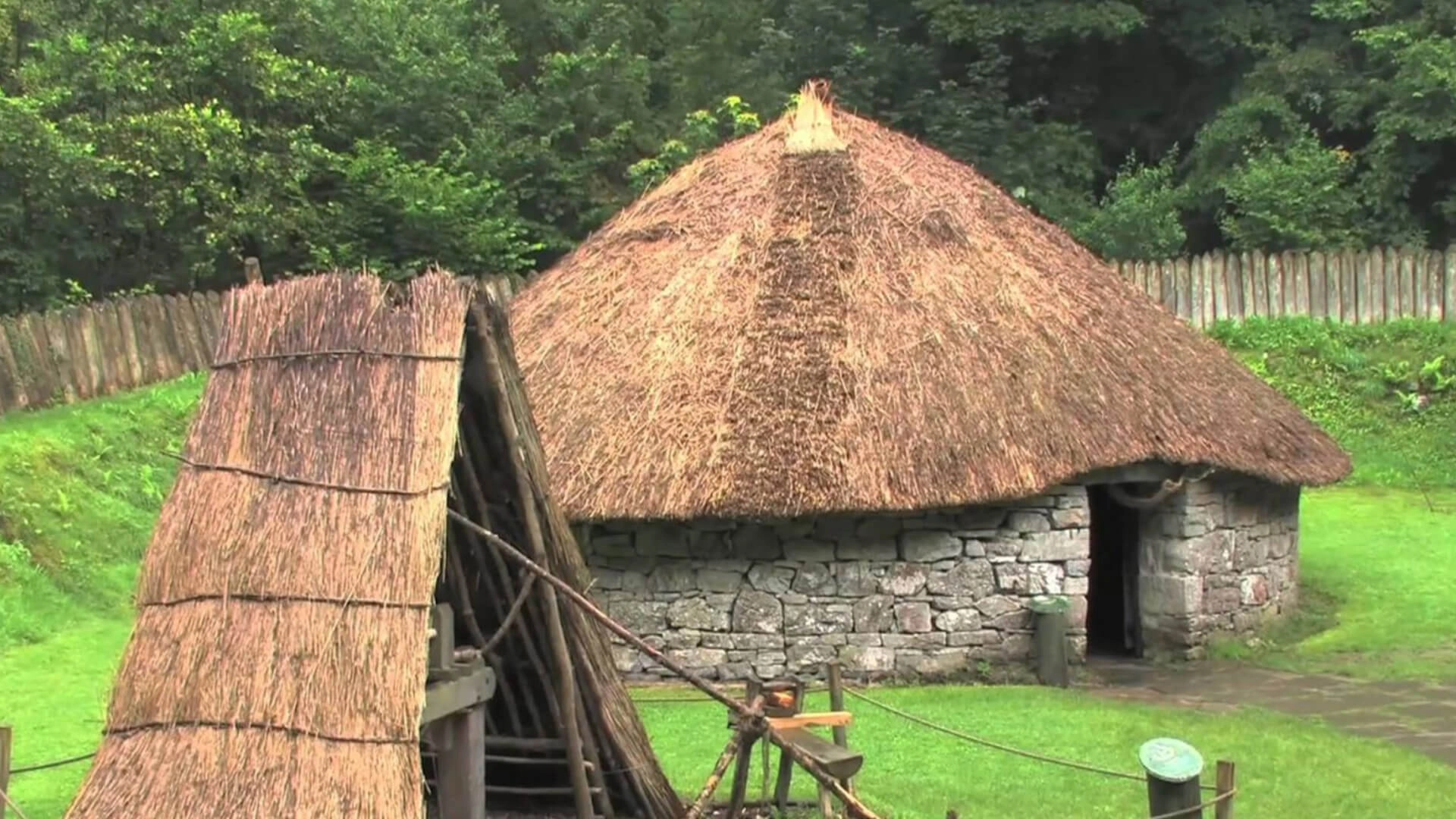 Craggaunowen | Tourist Attractions Clare | Treacys West County Ennis